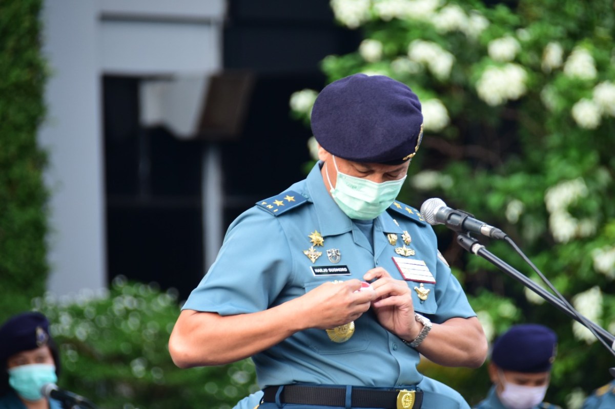 KOMITMEN WUJUDKAN WBK DAN WBBM, SELURUH PERSONEL PUSHIDROSAL PASANG PIN ...