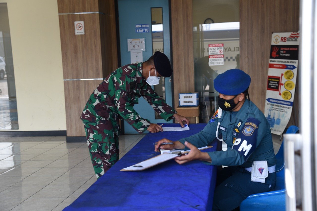 POM Kolinlamil Layani Pembuatan SIM Untuk Prajurit