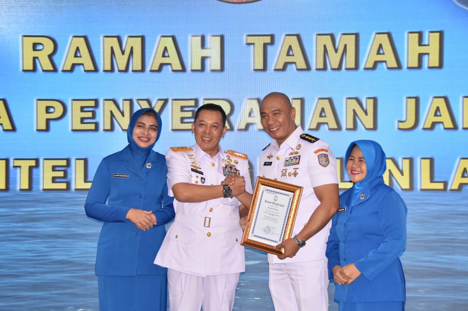 Panglima Kolinlamil Menerima Penyerahan Jabatan Asintel Pangkolinlamil