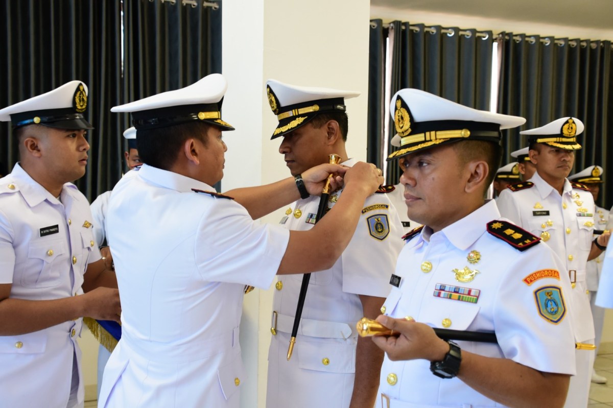 Dansat Survei Pushidrosal Pimpin Penyerahan dan Pengukuhan Jabatan ...