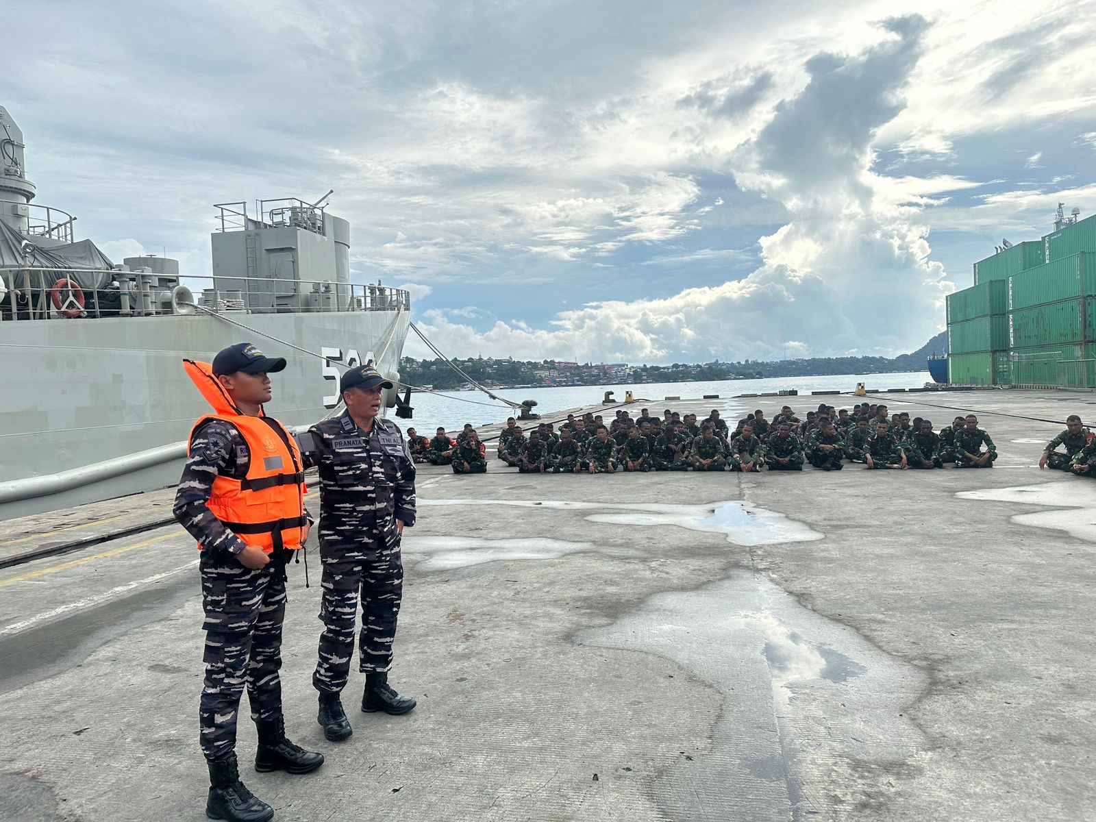 KRI Teluk Youtefa-522 Kembali Mendukung Operasi Trisula Jaya-24 Lat ...