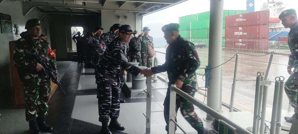 KRI Teluk Youtefa-522 Kembali Mendukung Operasi Trisula Jaya-24 Lat ...