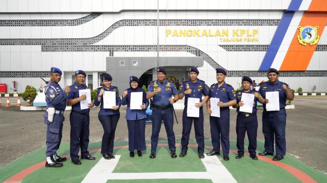 Pangkalan Kesatuan Pengawas Laut dan Pelayaran (KPLP) Tanjung Priok ...